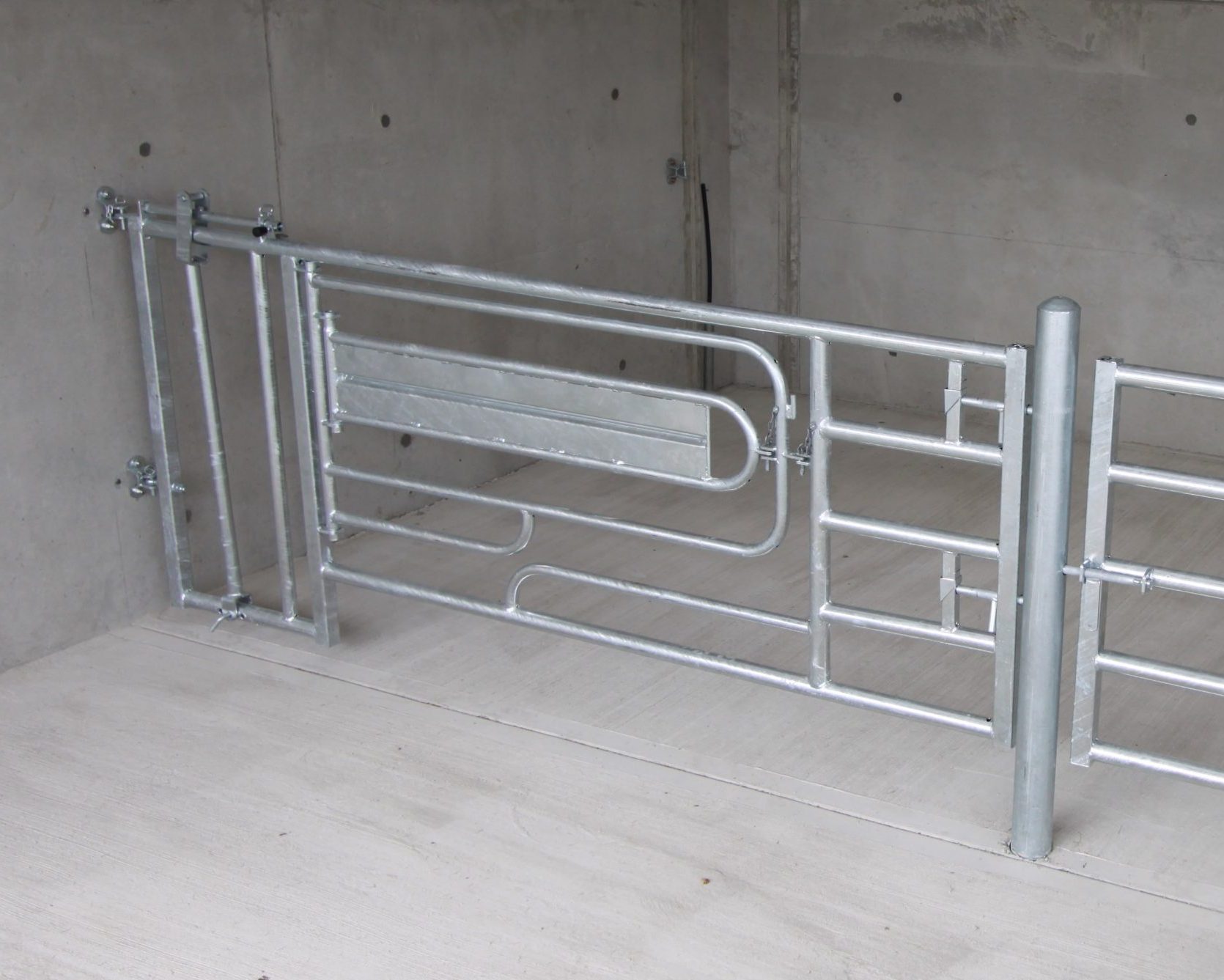 3 In 1 Calving Gate - Condon Engineering