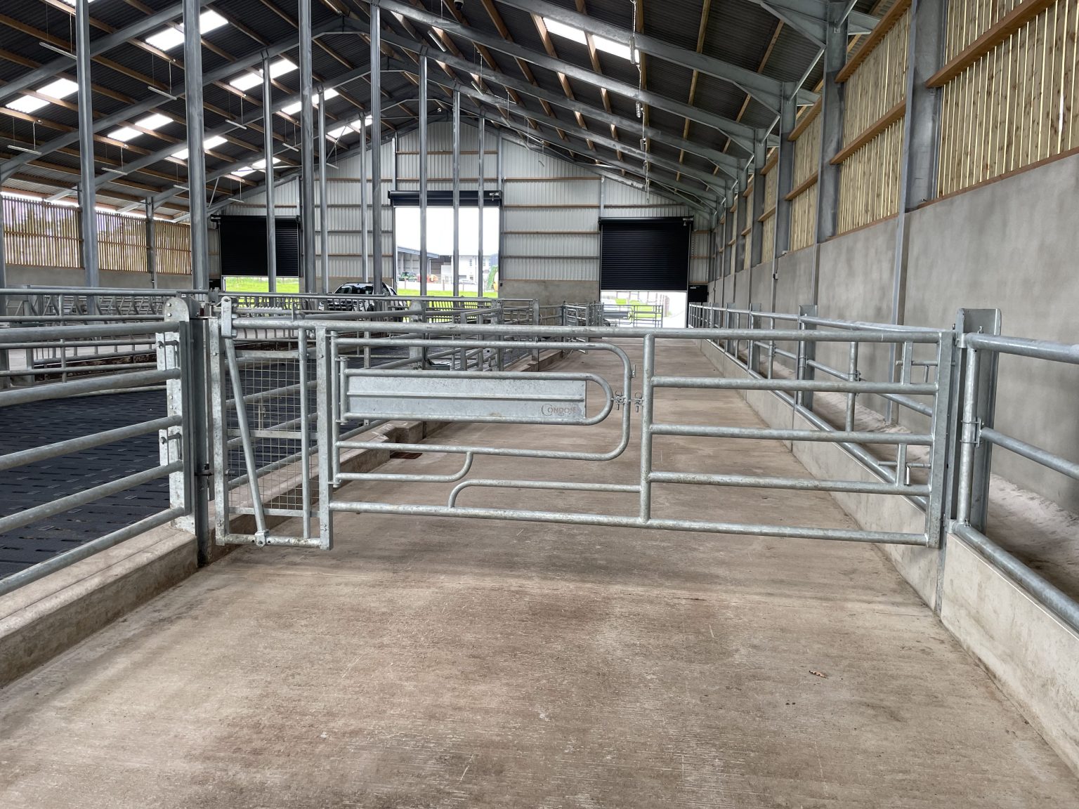 3 In 1 Calving Gate - Condon Engineering