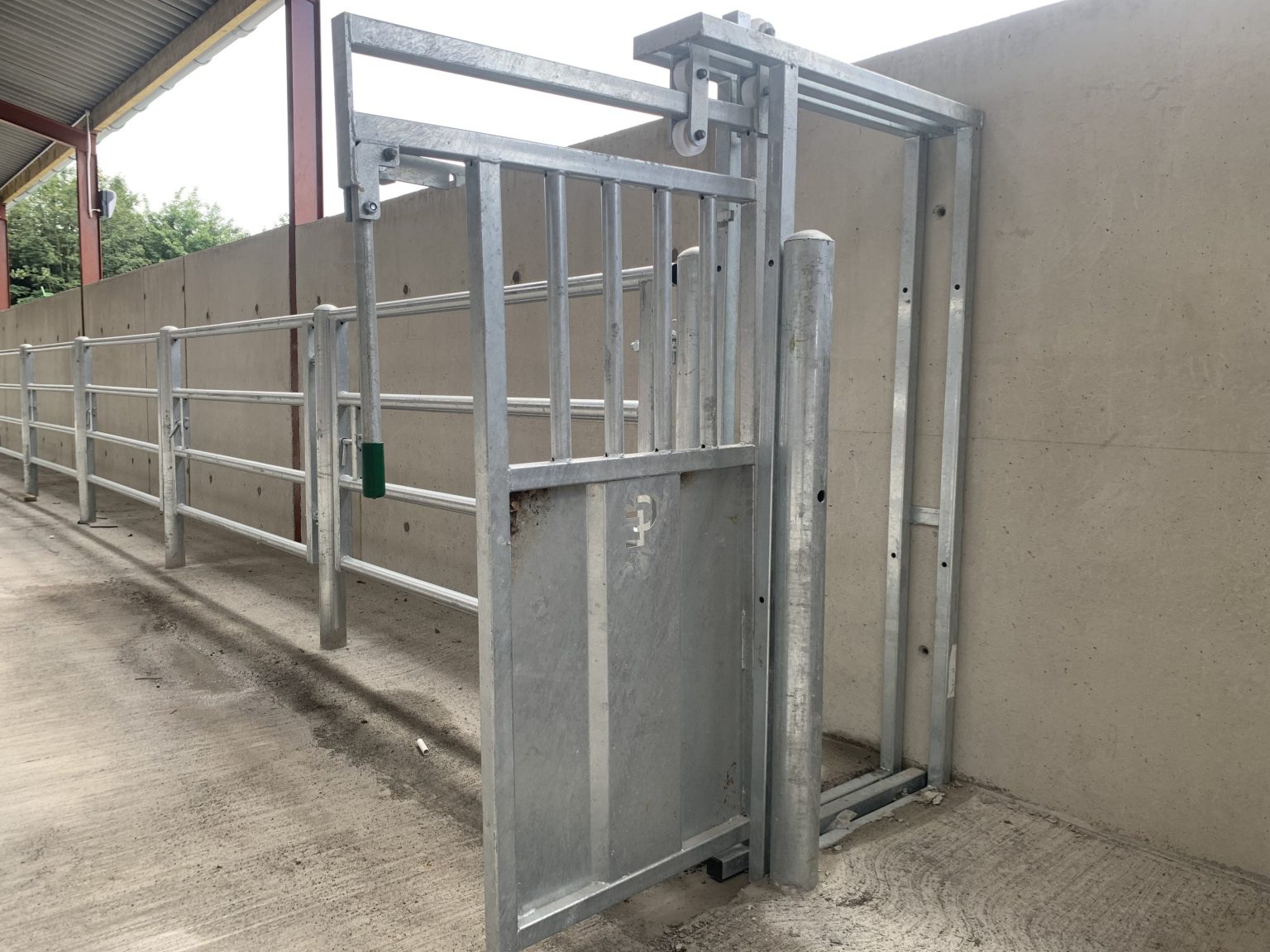Sliding Back Gate - Condon Engineering